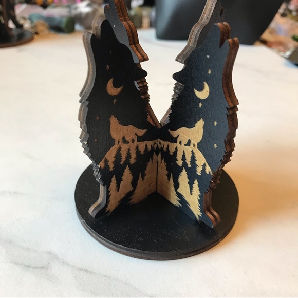 Accents | Wolf Sphere Stand | Poshmark